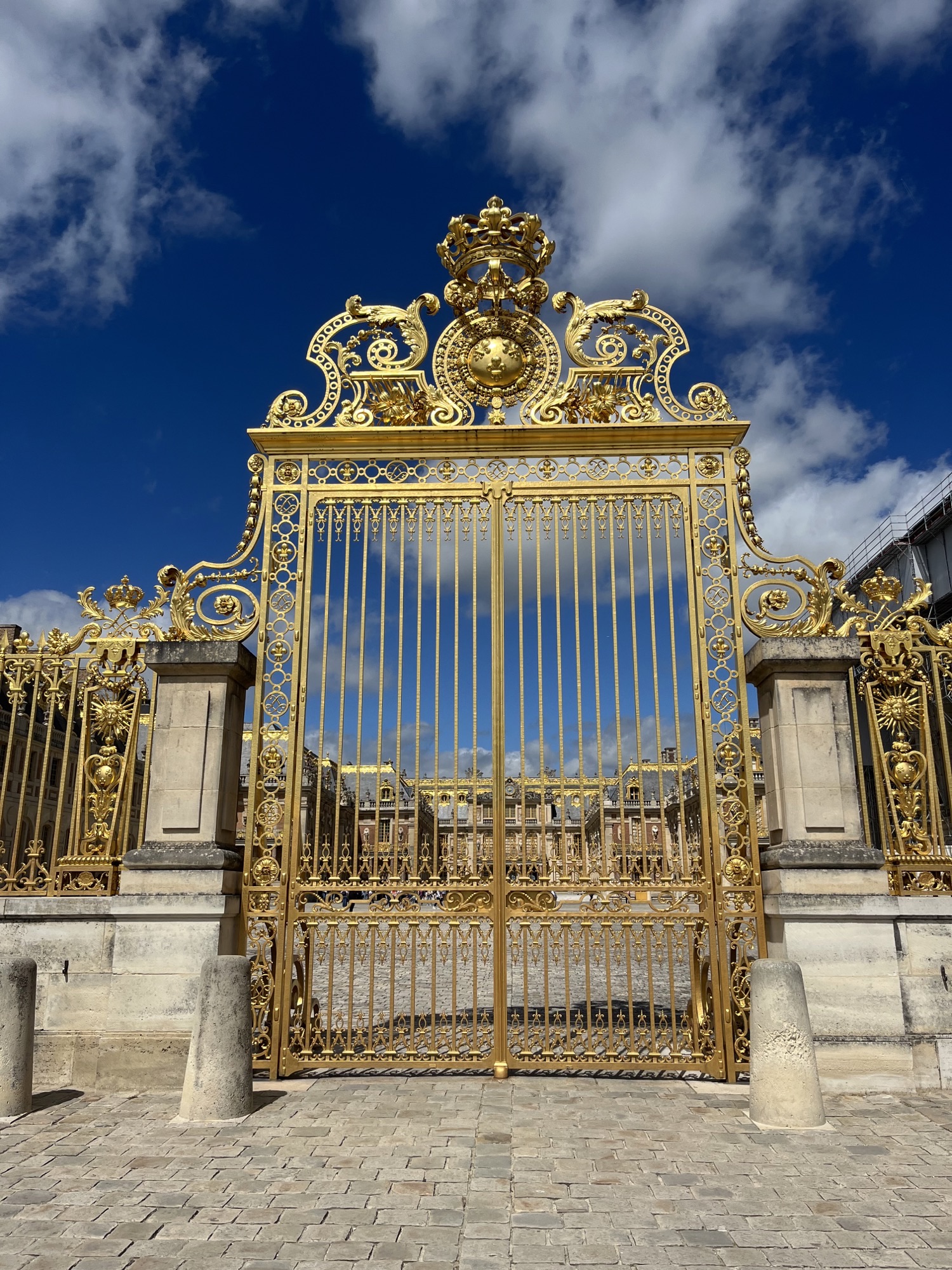 Navigating Paris: Top 5 Tips for Studying Abroad in Paris